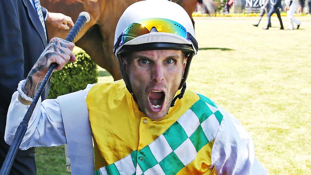 Controversial jockey banned for death threat - Racenet