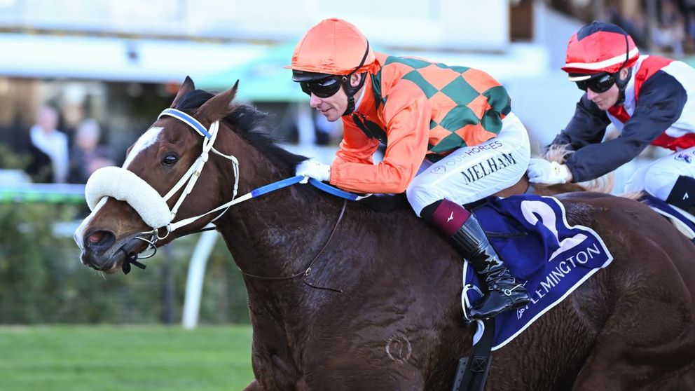 Bridal Waltz stuns She's An Artist in Creswick Stakes … but not Peter Moody